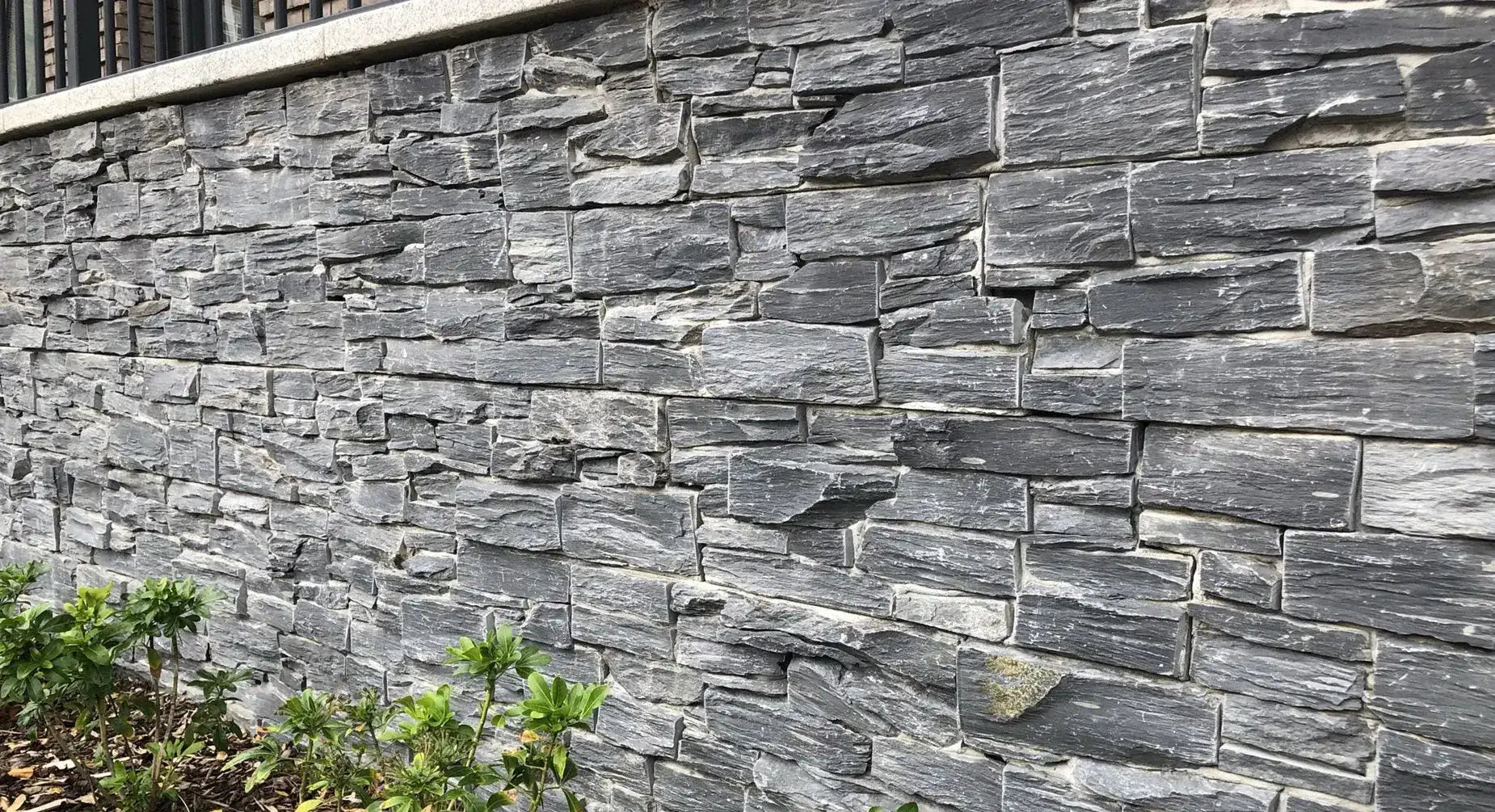 How to Install Stone Cladding on Interior & Exterior Walls | Paving ...