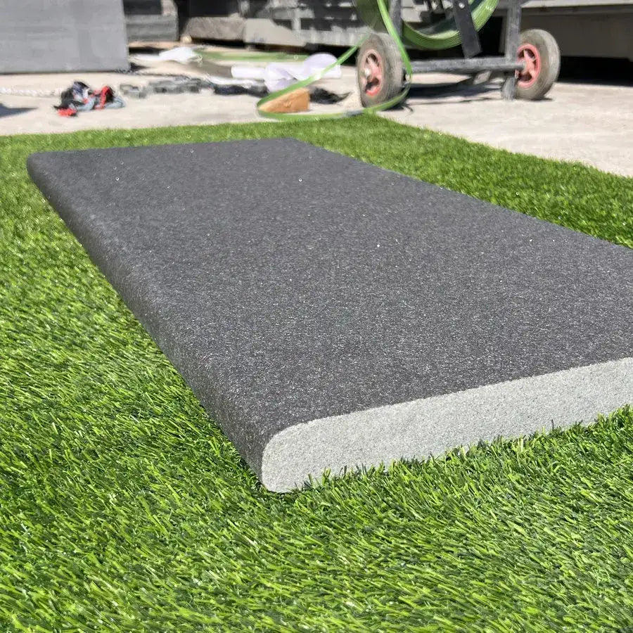 Granite Step 900 x 400 x 40 Bullnose – Absolute Black Granite Stone