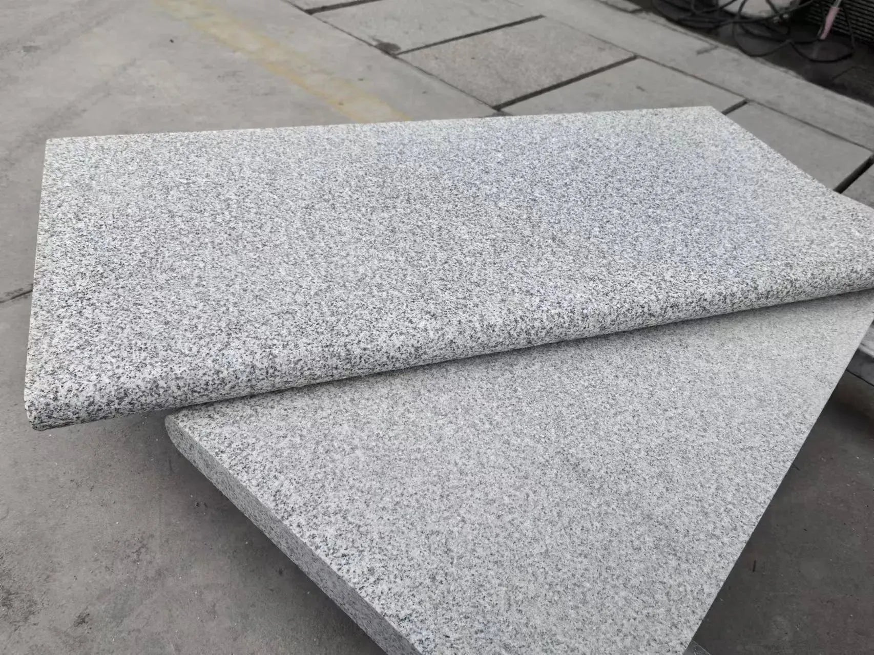 Granite Bullnose Steps Silver Grey 900x400x40