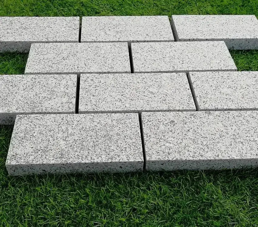 Sawn Silver Grey Granite Setts Edging Stones 200 x 100 x 30 mm | Paving ...
