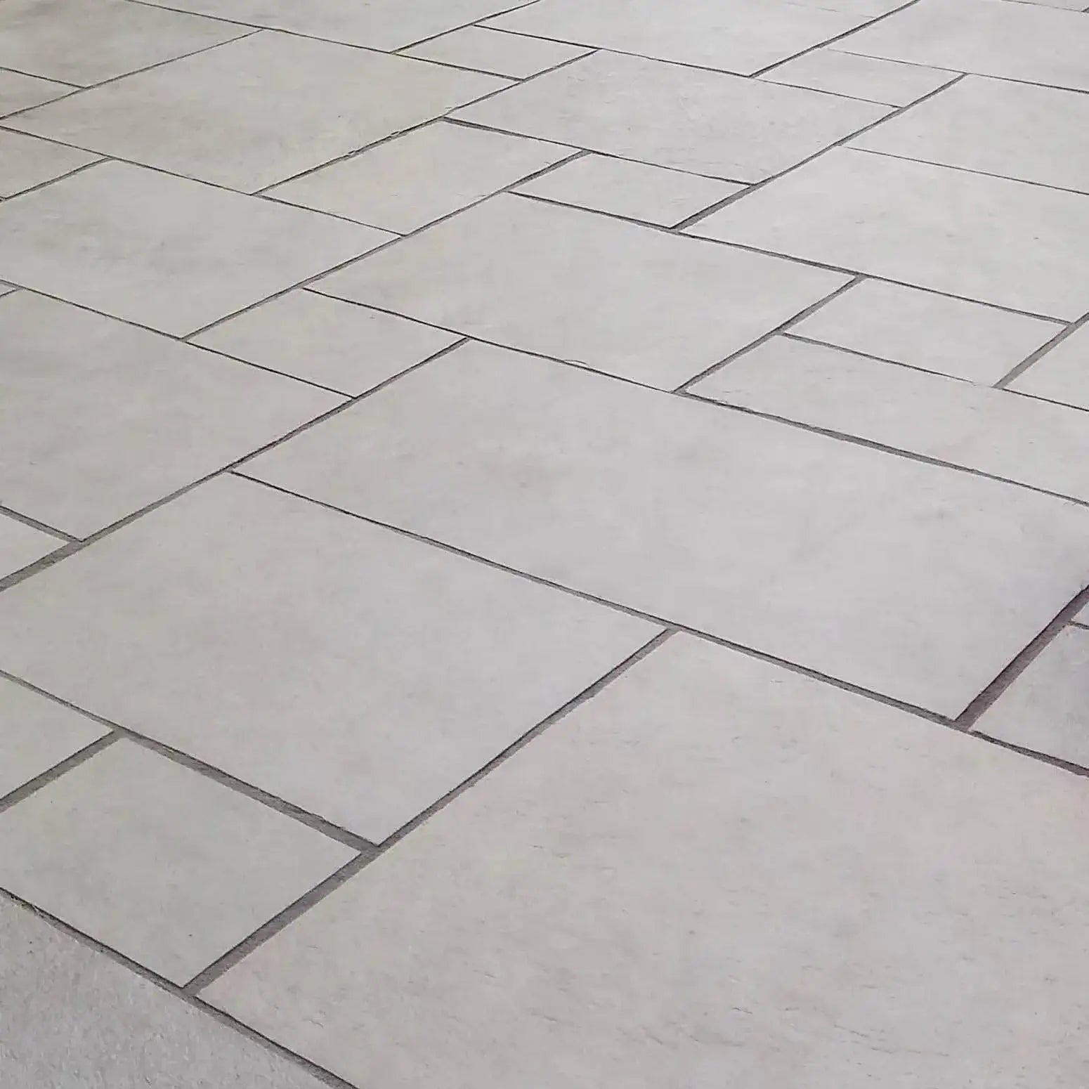 Dove Grey Limestone Paving Patio Slabs 22mm Cal. | Paving Slabs UK