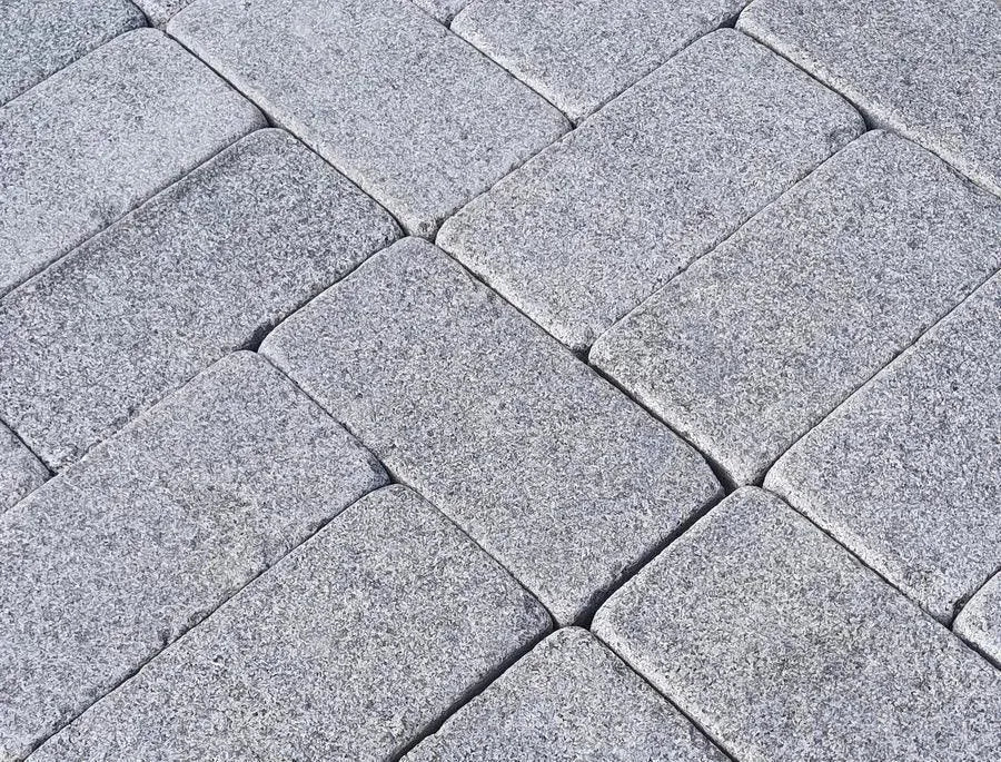 Tumbled Granite Setts for Paving Edging 200x100x30