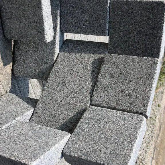 Tumbled Granite Edging Setts Blue Black 100x100x30mm